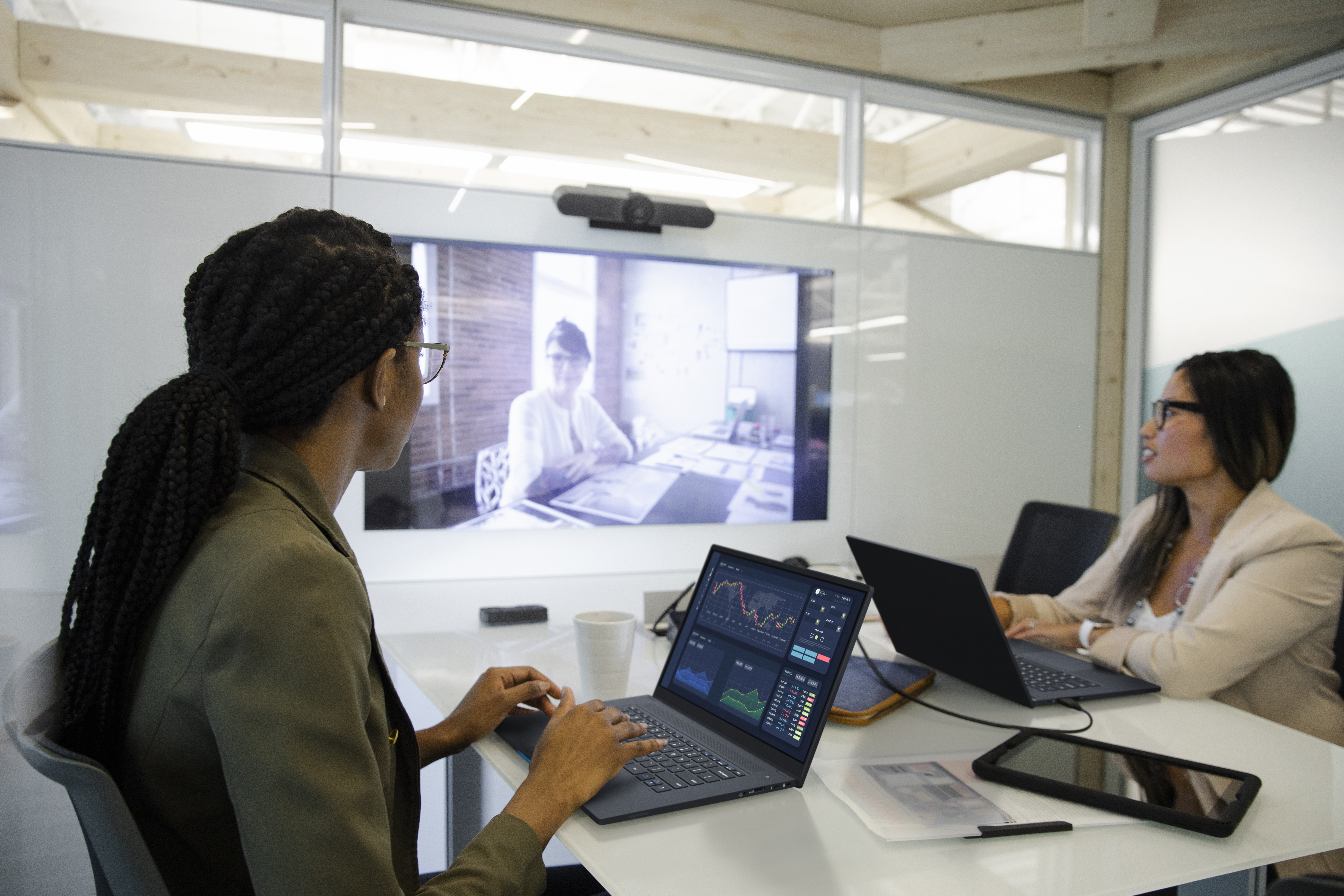 Insight 和英特尔：实现数字化转型